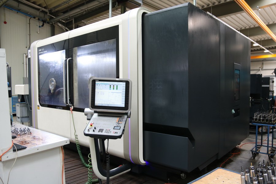 CNC Auction - DECKEL MAHO - DMF 260 New Design